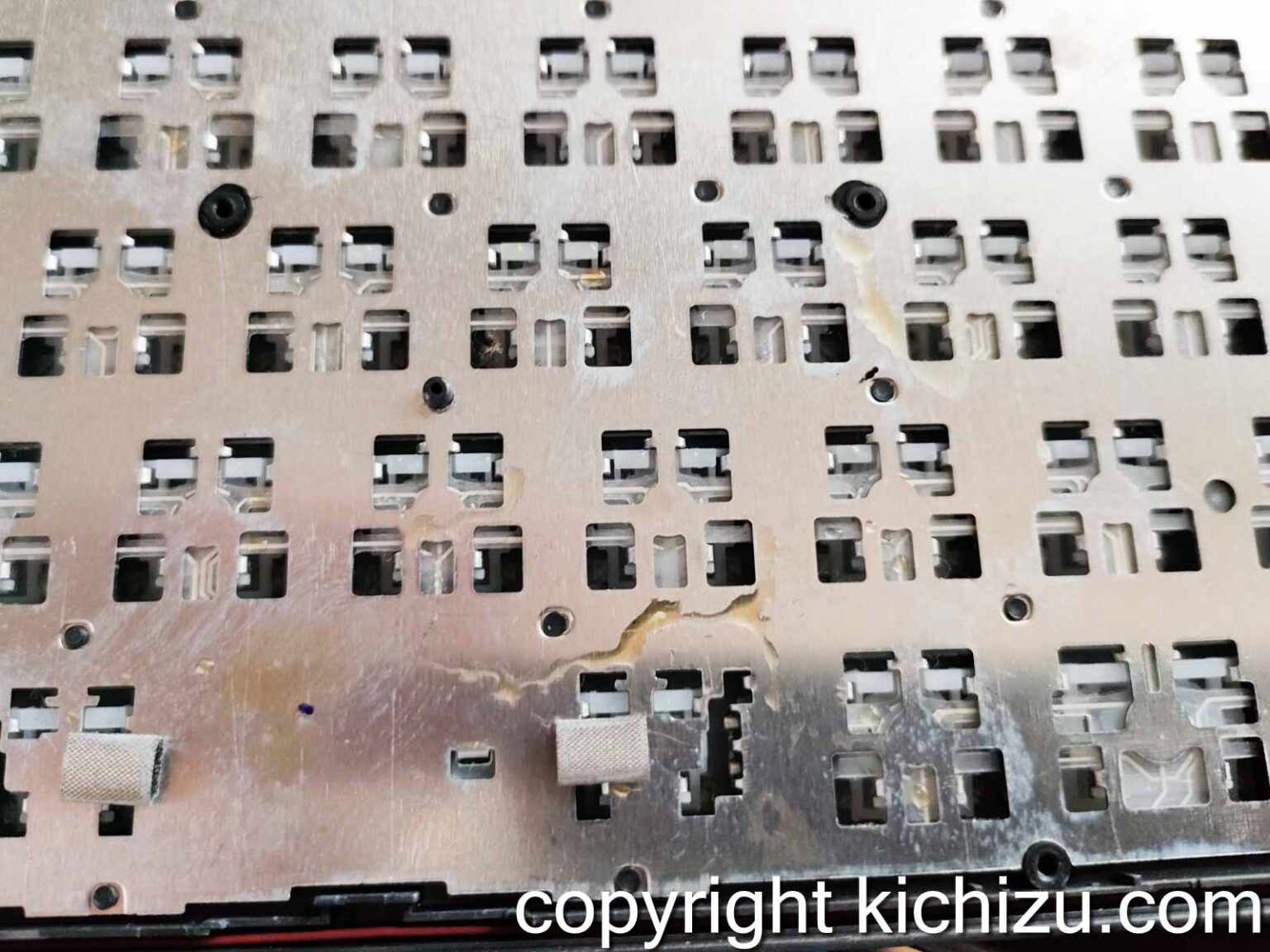 ロジクール キーボード MX KEYS miniの清掃・分解手順 | Kichzu's