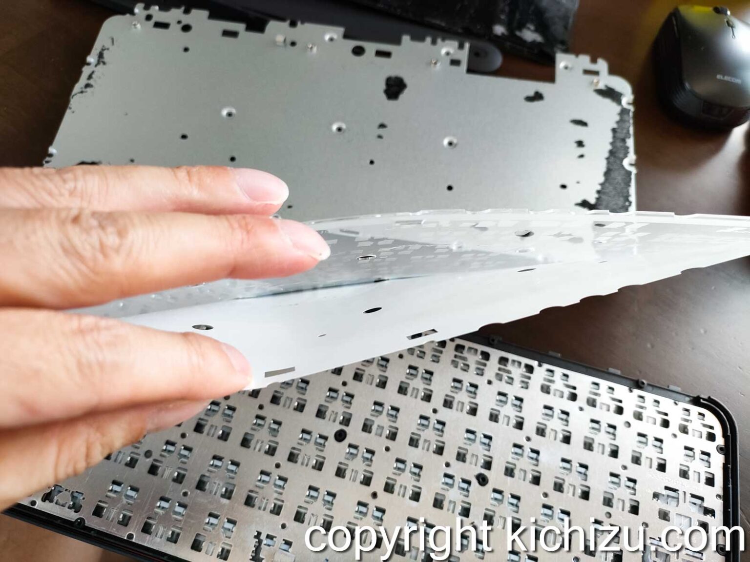 ロジクール キーボード MX KEYS miniの清掃・分解手順 | Kichzu's