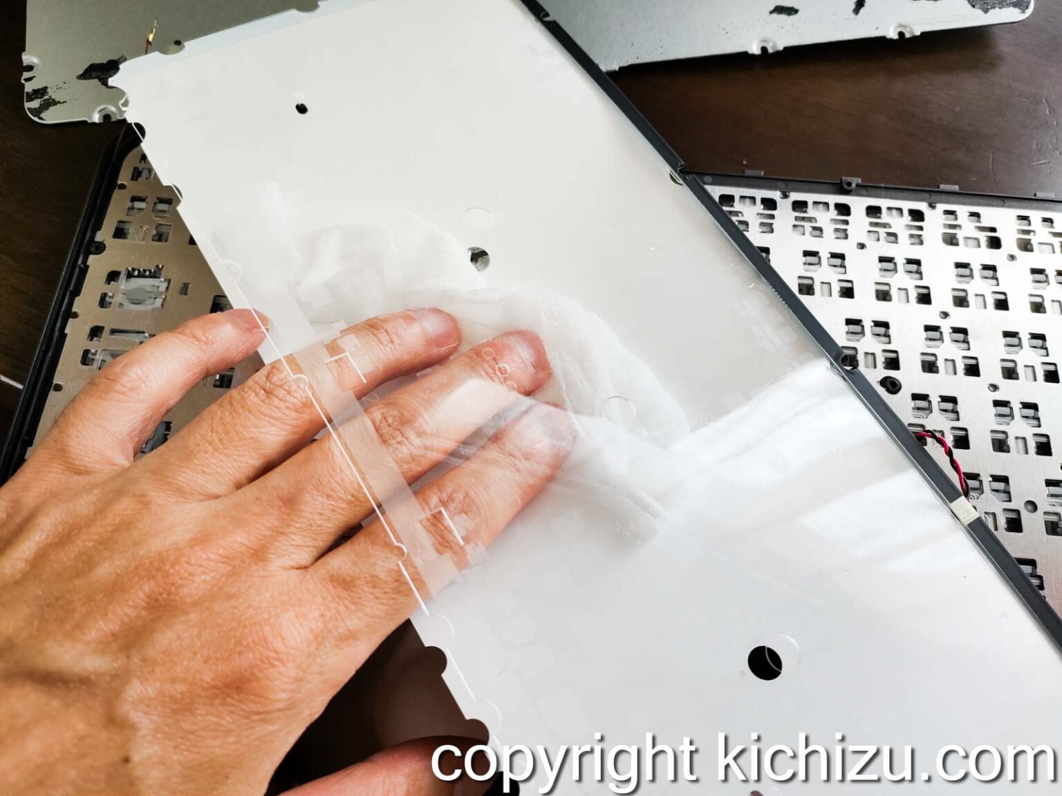 ロジクール キーボード MX KEYS miniの清掃・分解手順 | Kichzu's